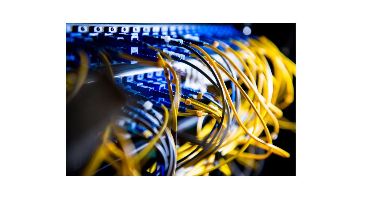 Mastering a Data Center Network Design and Future Trends - Elevating ...