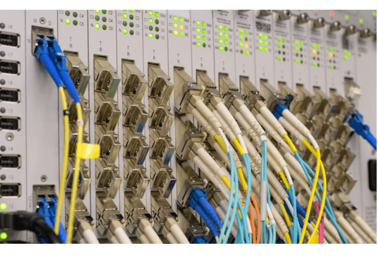 2023 Networking Guide:Choosing Between Fiber Optic Cabling and Cat6 ...